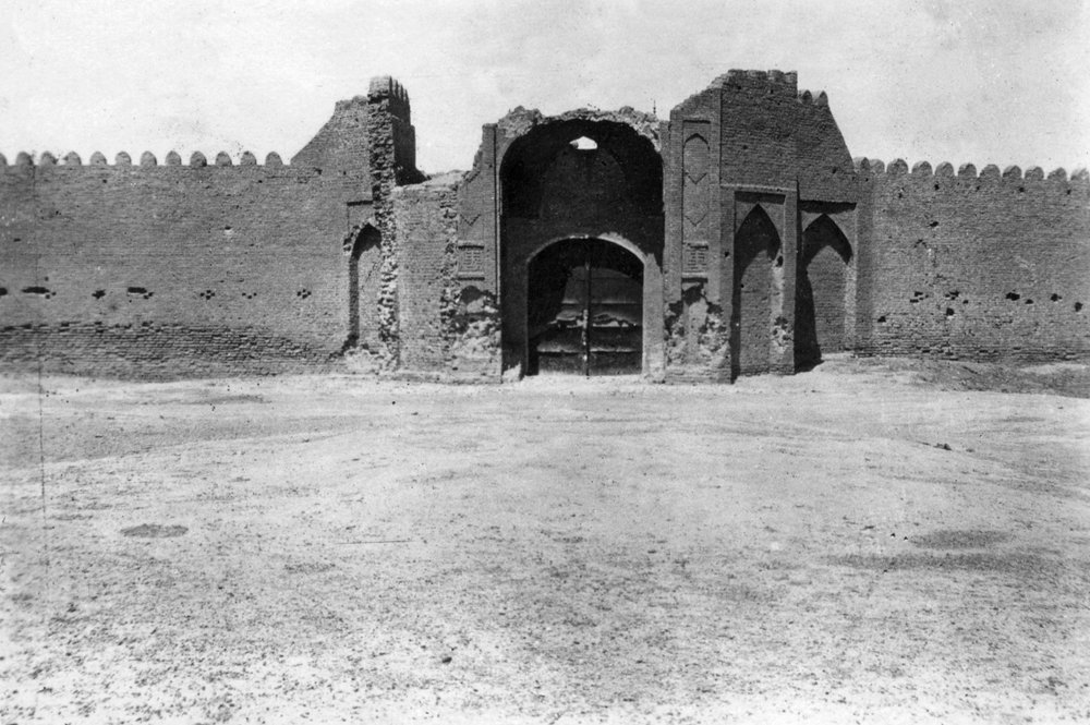 Stadttor, Samarra, Mesopotamien von Unbekannt: Kunstdruck