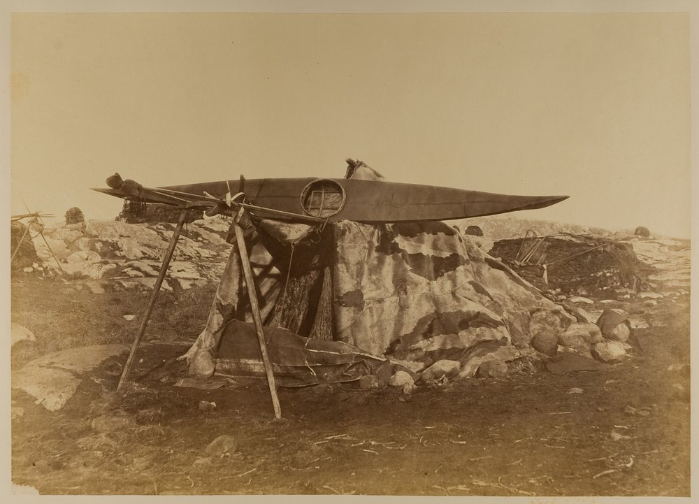 Esquimaux Toupek oder Hautzelt, Tafel 121 aus Bradfords "Die Arktischen ...