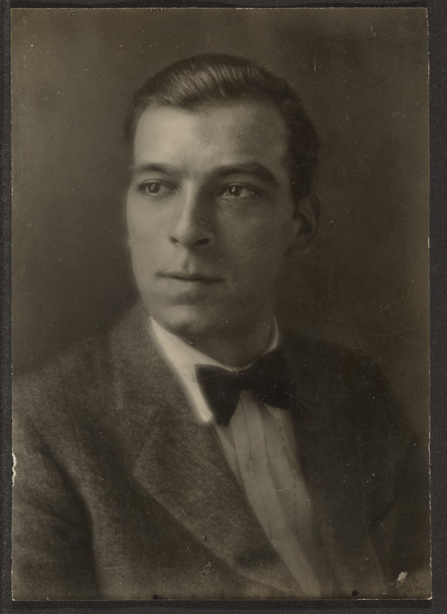 [Junger Mann mit Fliege] von Louis Fleckenstein: Kunstdruck